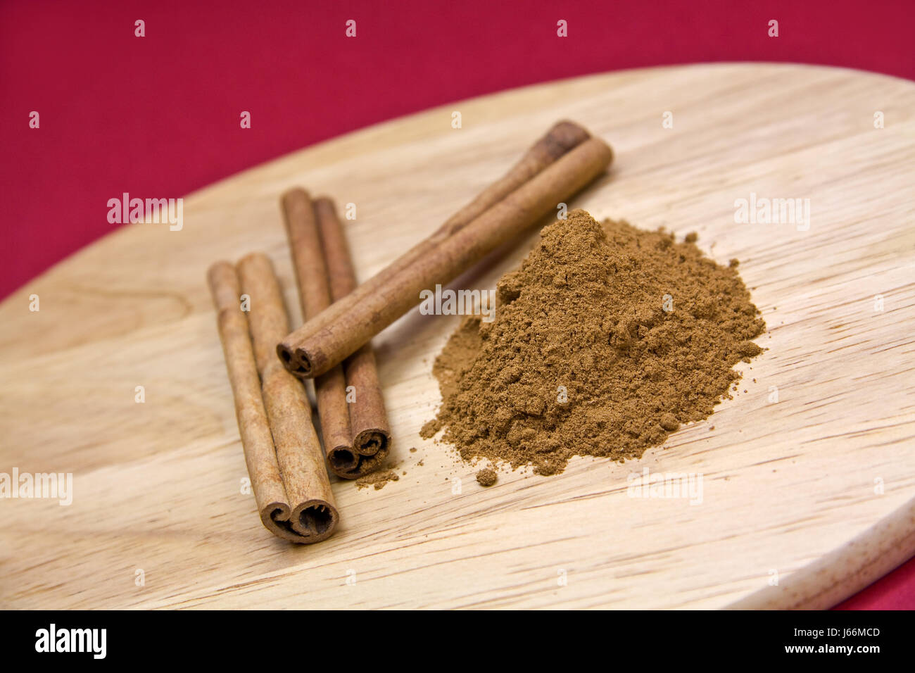 spice powder wooden board cinnamon stick food aliment spice condiment ...