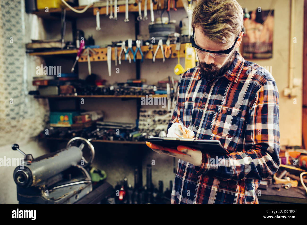 Manual checks hi-res stock photography and images - Alamy