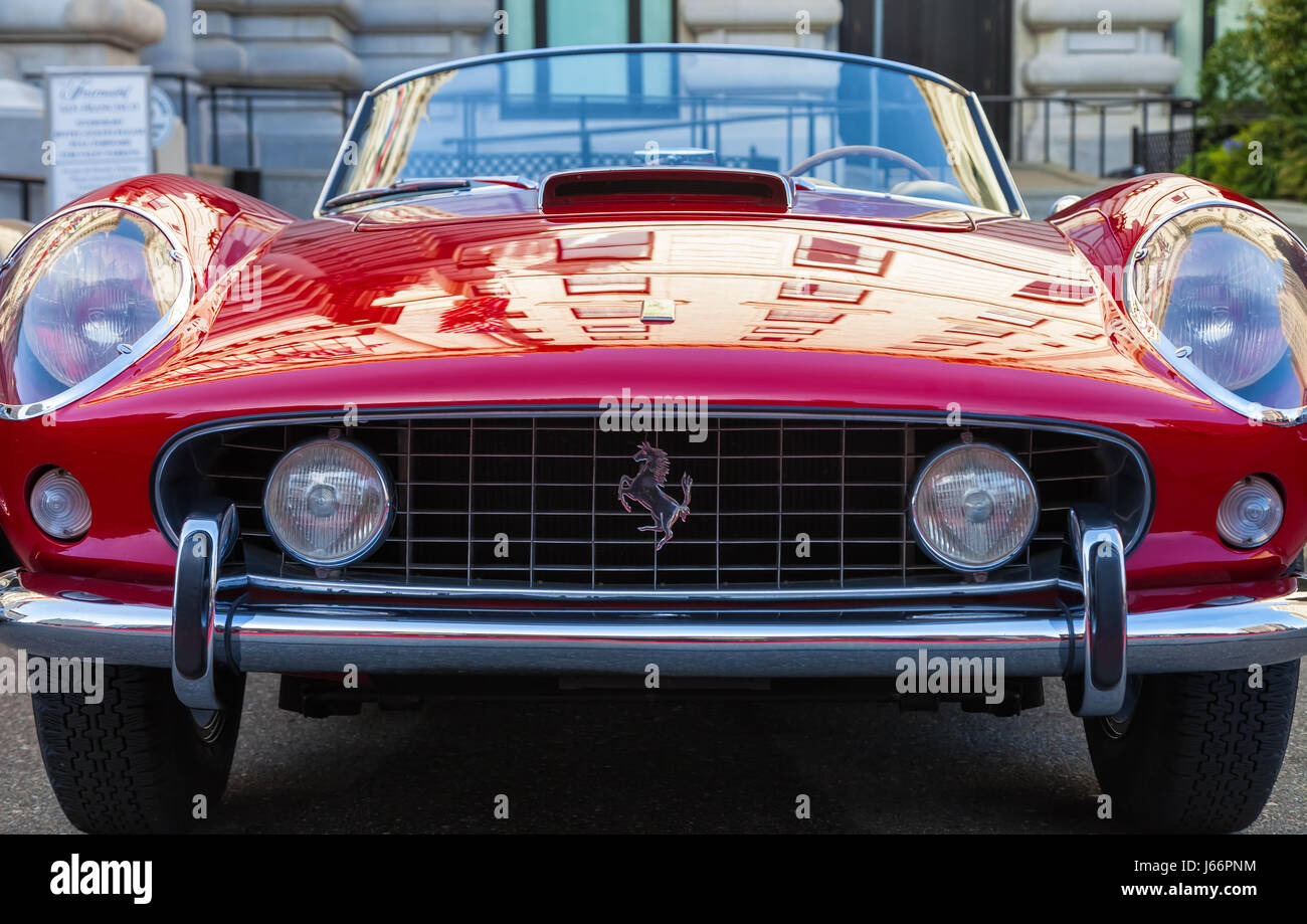 Historic car showcase hi-res stock photography and images - Alamy