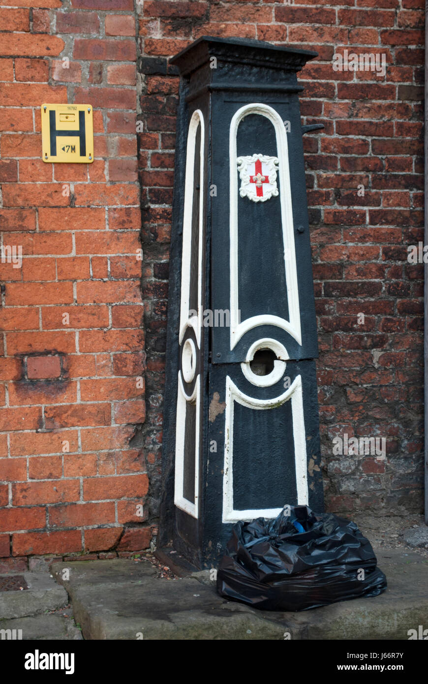 Lincoln City crest on post Stock Photo - Alamy