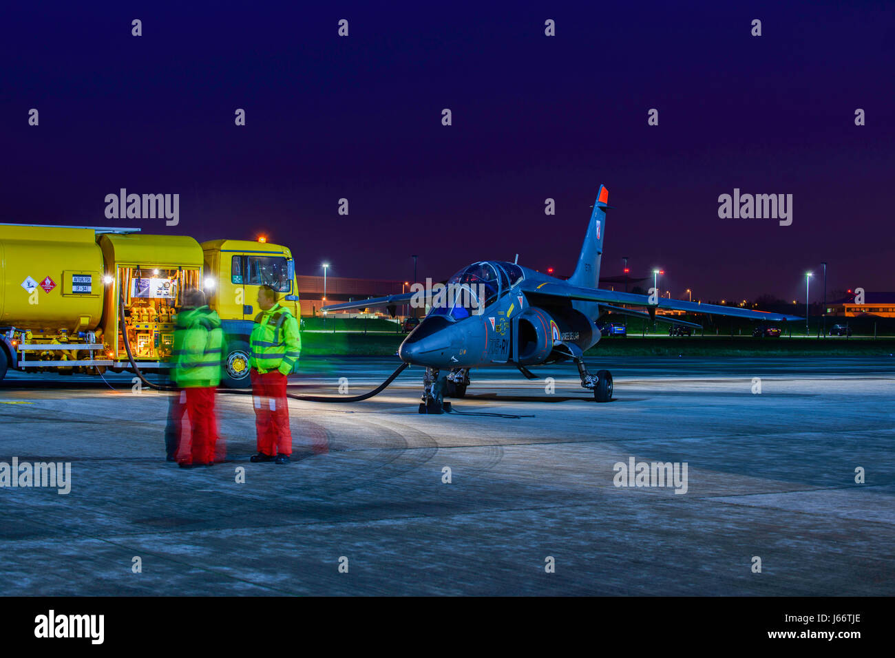 Fighter jet refueling air hi-res stock photography and images - Alamy