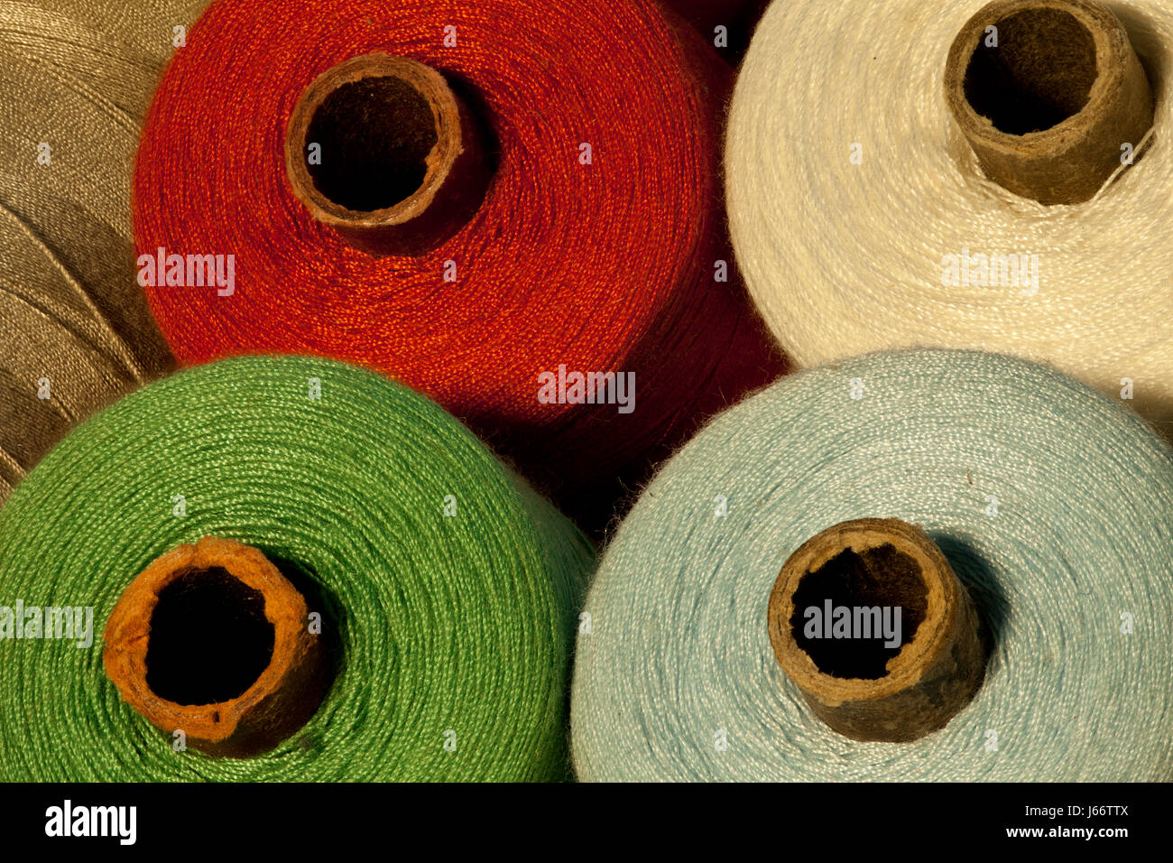 Tailor thread hi-res stock photography and images - Alamy