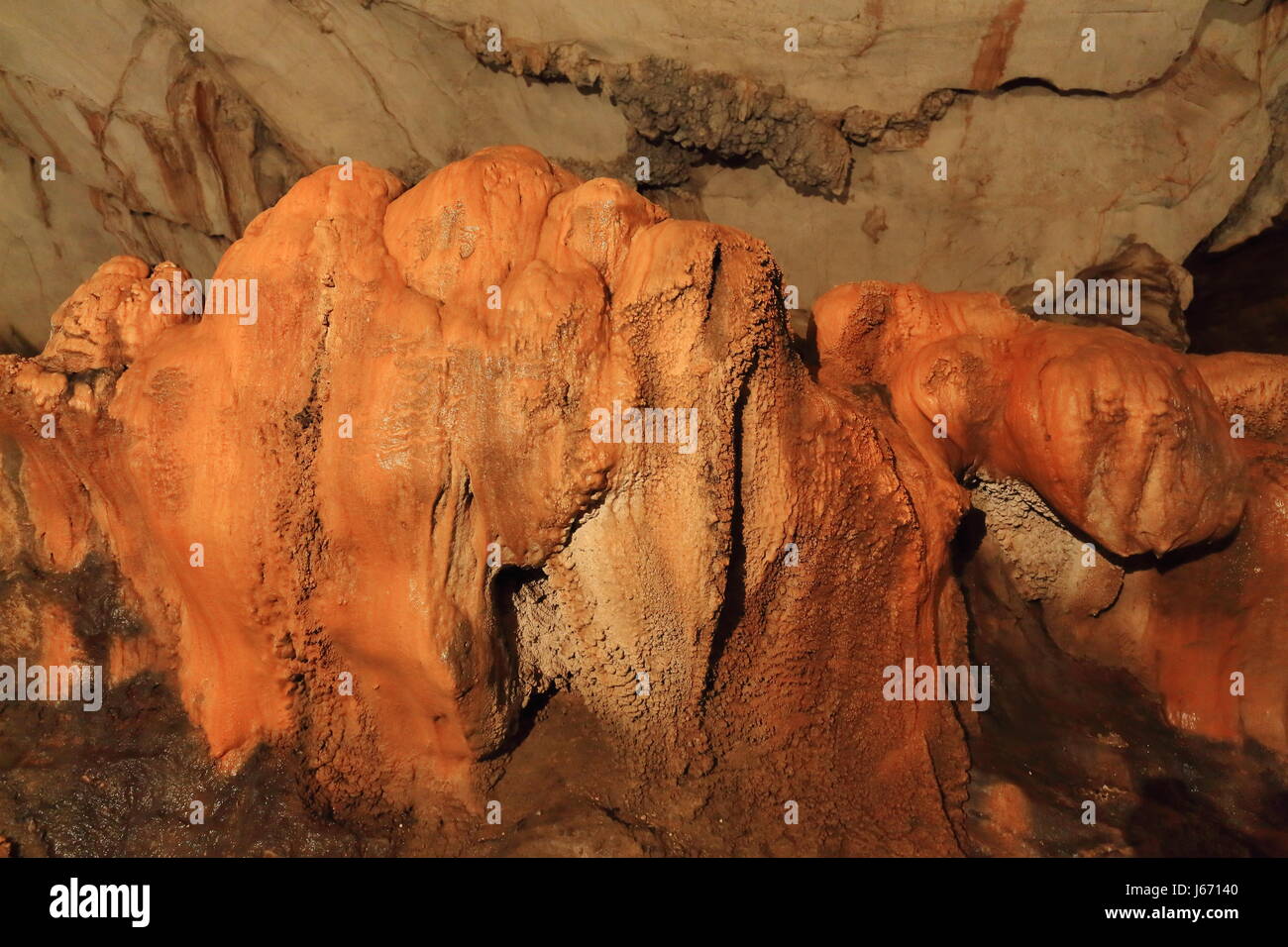 Wet limestone formation hi-res stock photography and images - Alamy