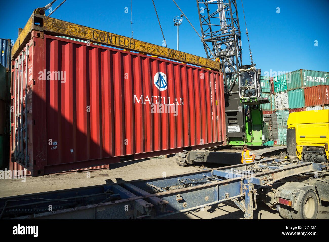Loading container crane port hi-res stock photography and images - Alamy