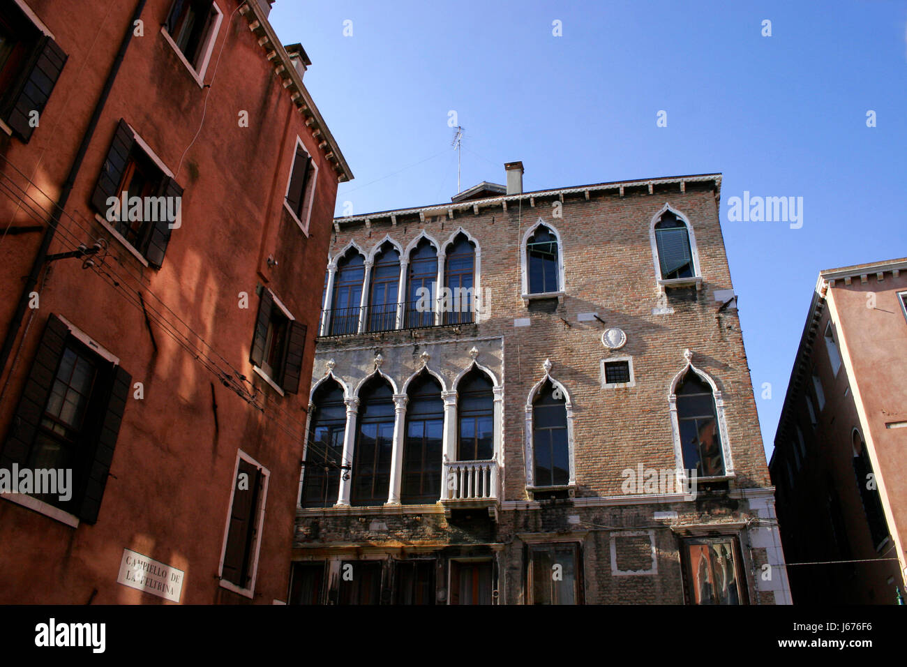 Italian storefronts hi-res stock photography and images - Alamy