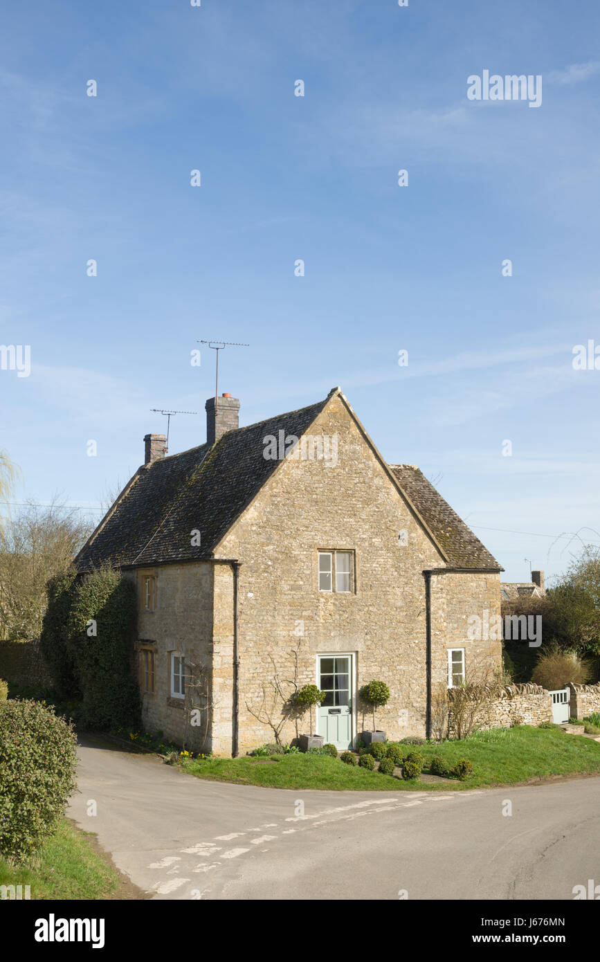 A view towards a traditional Cotswold home in Donnington, near Stow-on ...