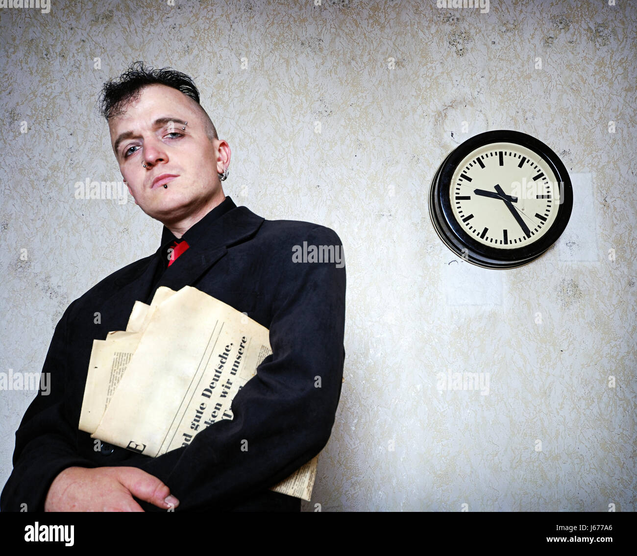 Clock waiting teenager hi-res stock photography and images - Alamy