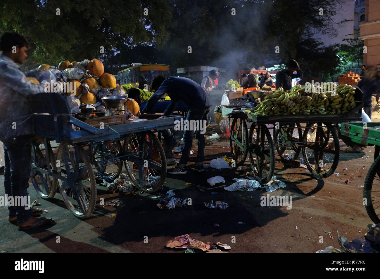 India night market hi-res stock photography and images - Alamy