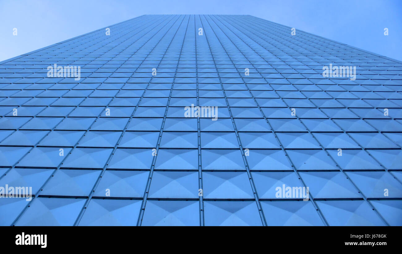 Windowless skyscraper hi-res stock photography and images - Alamy