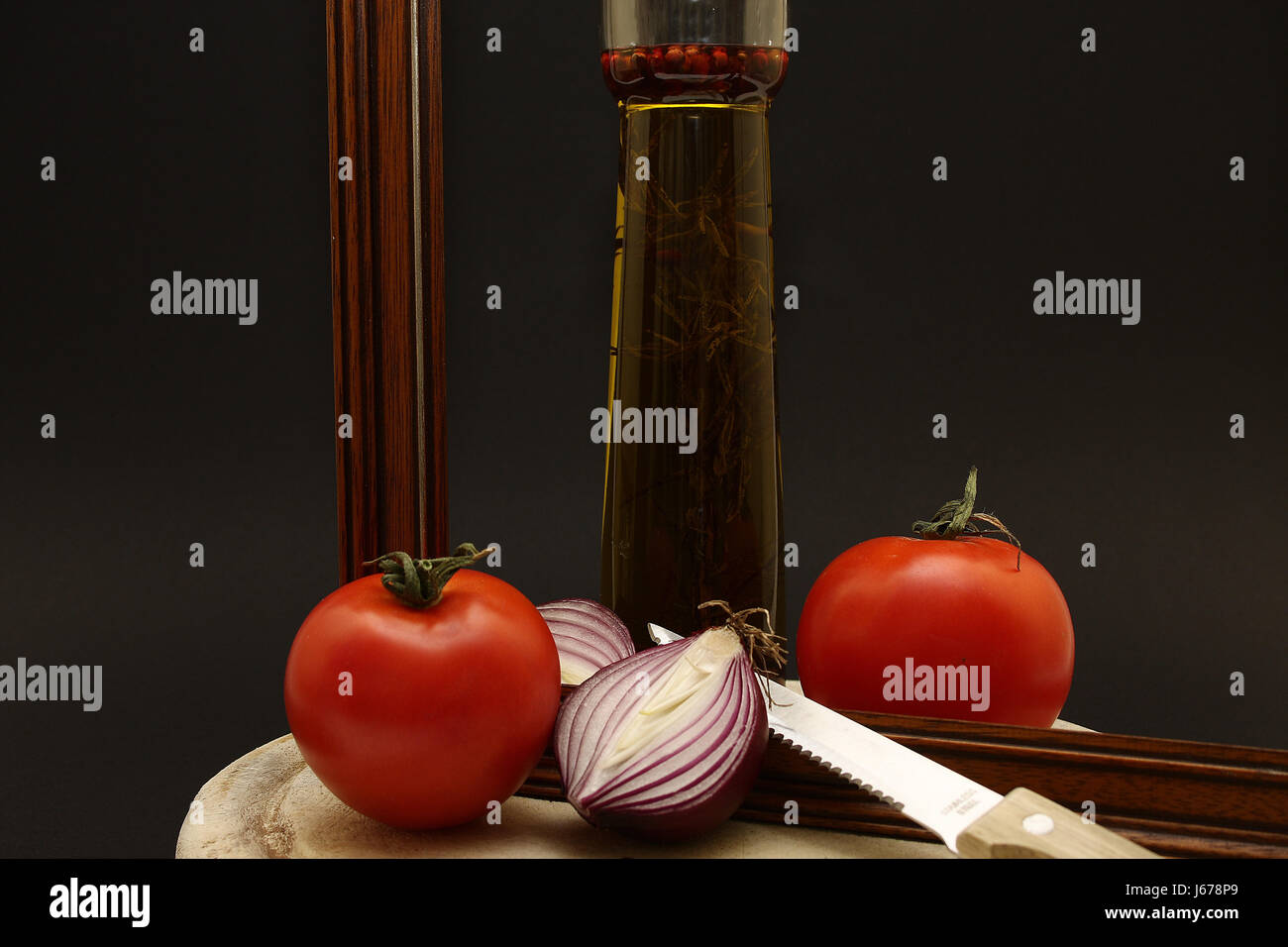 vegetable tomatoes tomatos shelf onions arm weapon knive knife salad ...