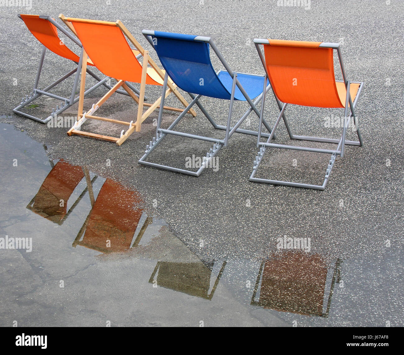 blue summer summerly mirroring silicic puddle reclining chair rain ...