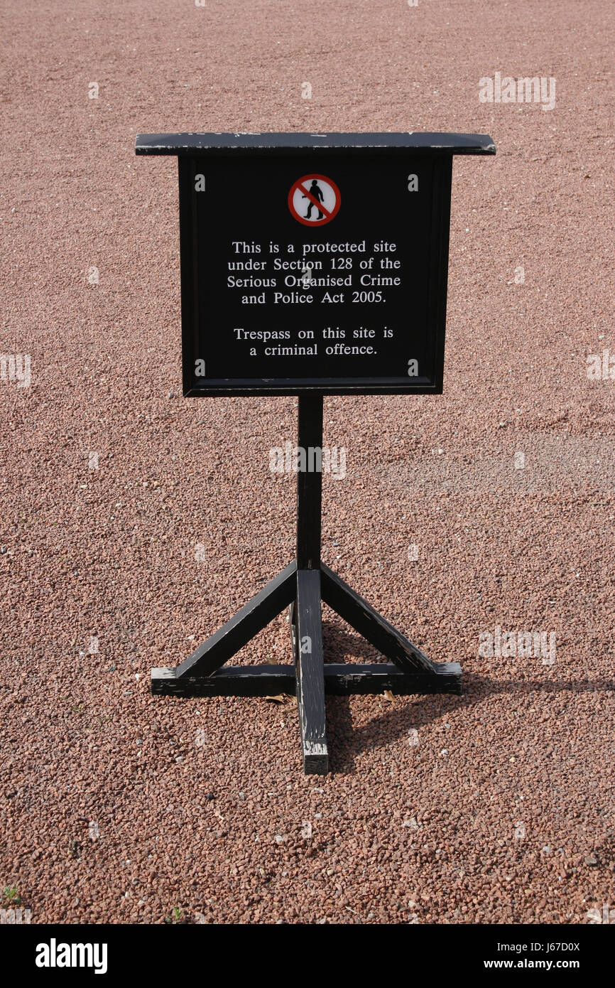 london england britain sign signal writing font typography london ...