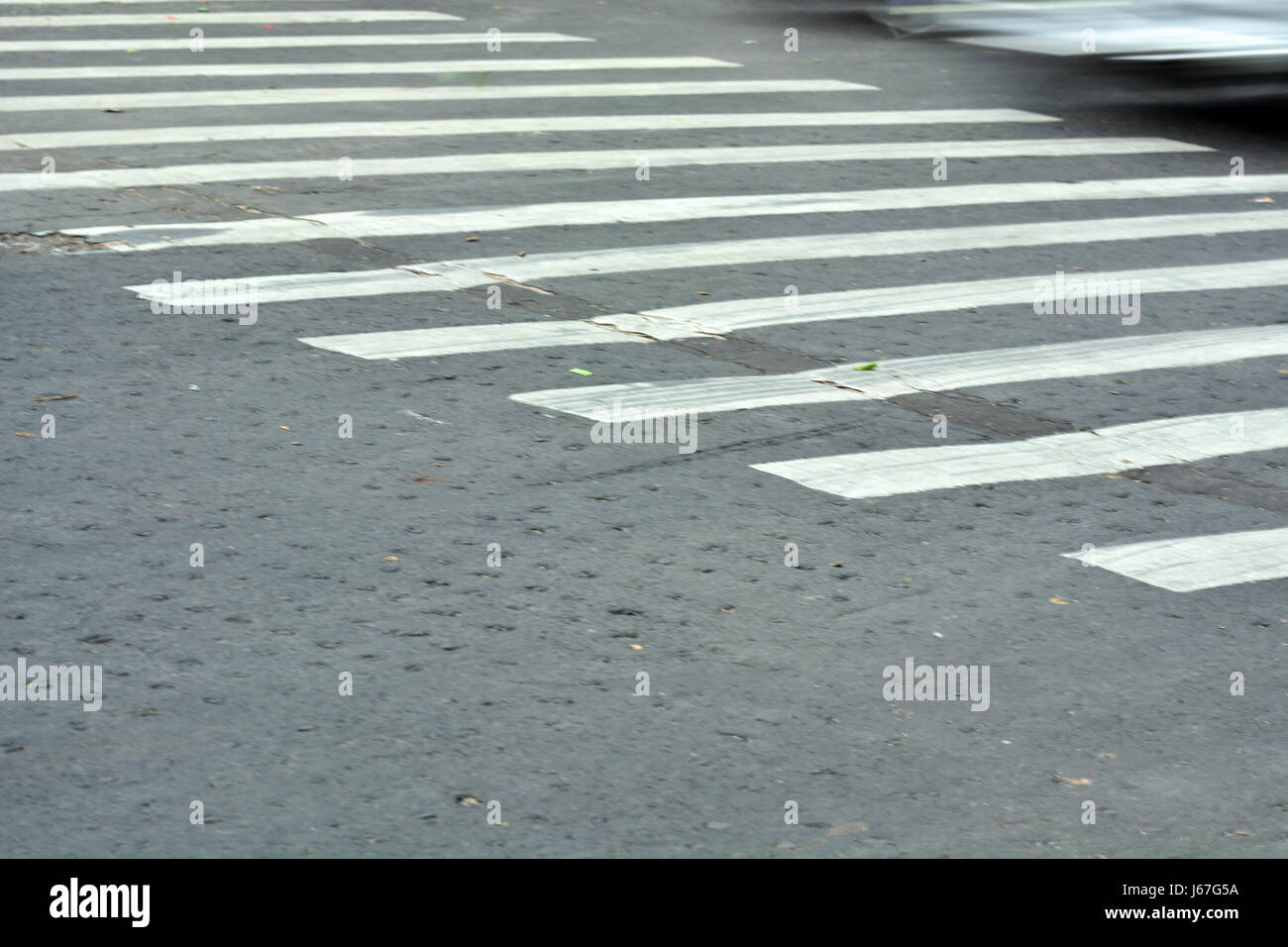 Kolkata street zebra crossing hi-res stock photography and images - Alamy