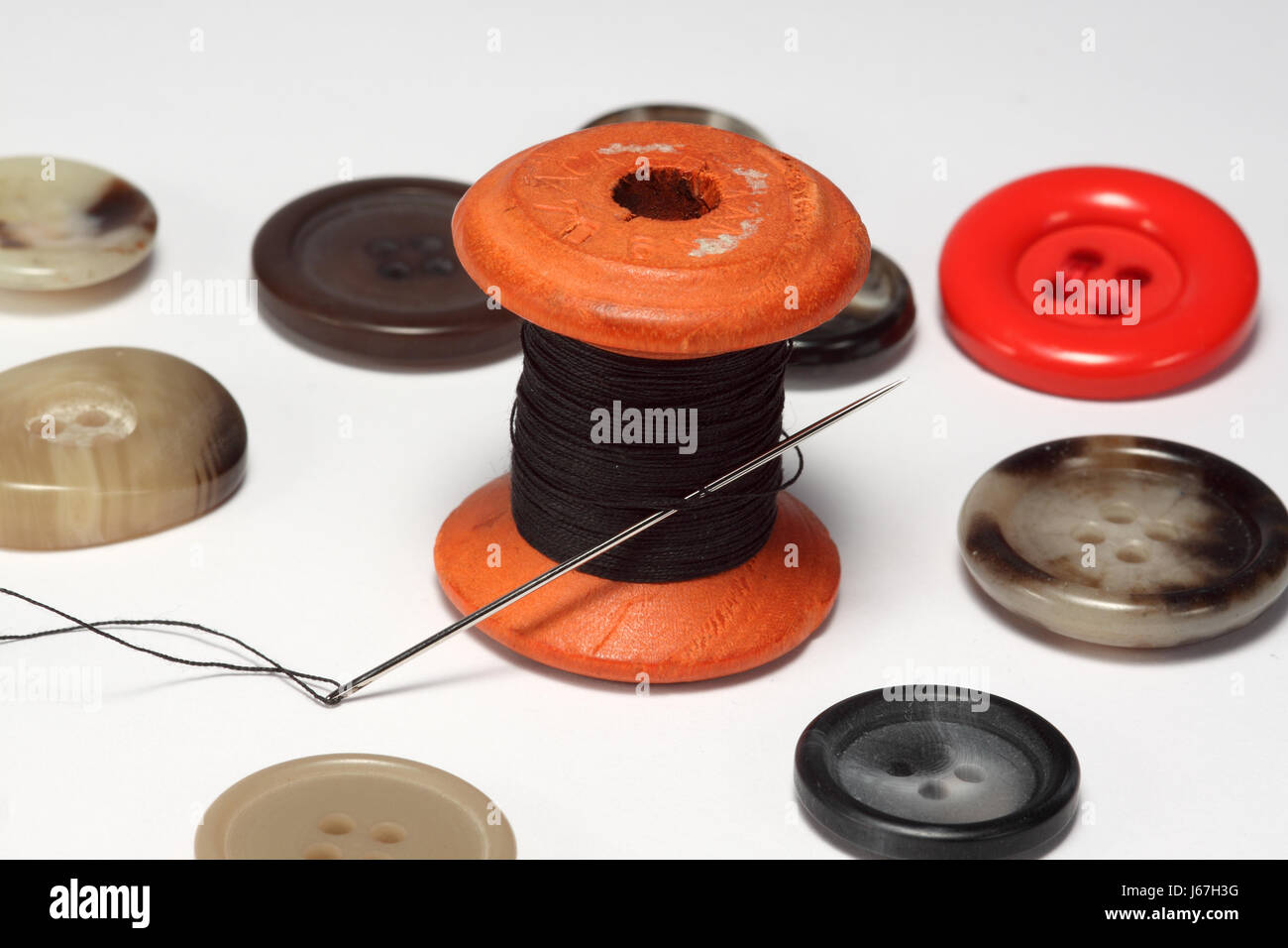 thread buttons needle sew threads seam yarn sewing thread to approach ...