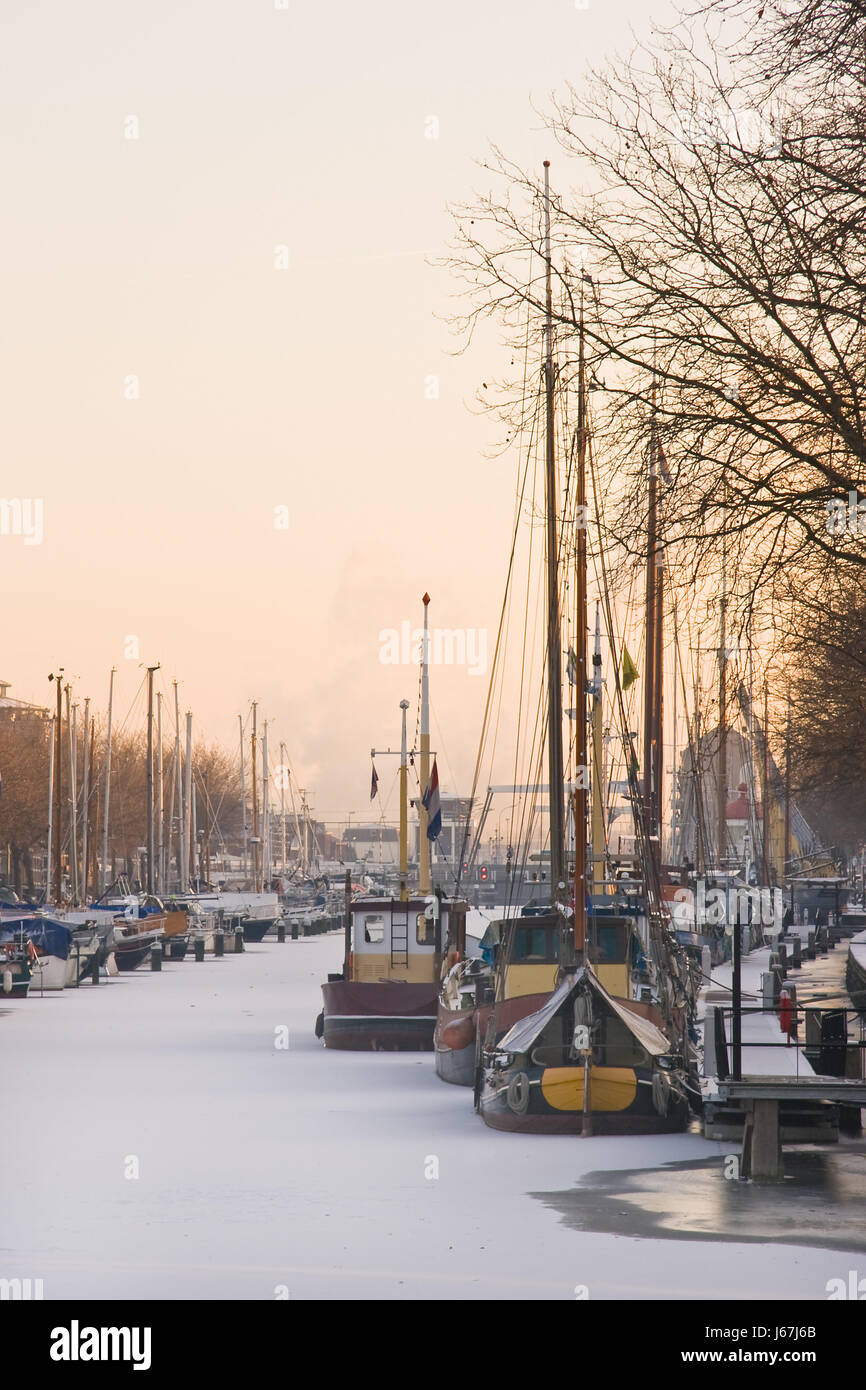 Ships wallpaper hi-res stock photography and images - Alamy