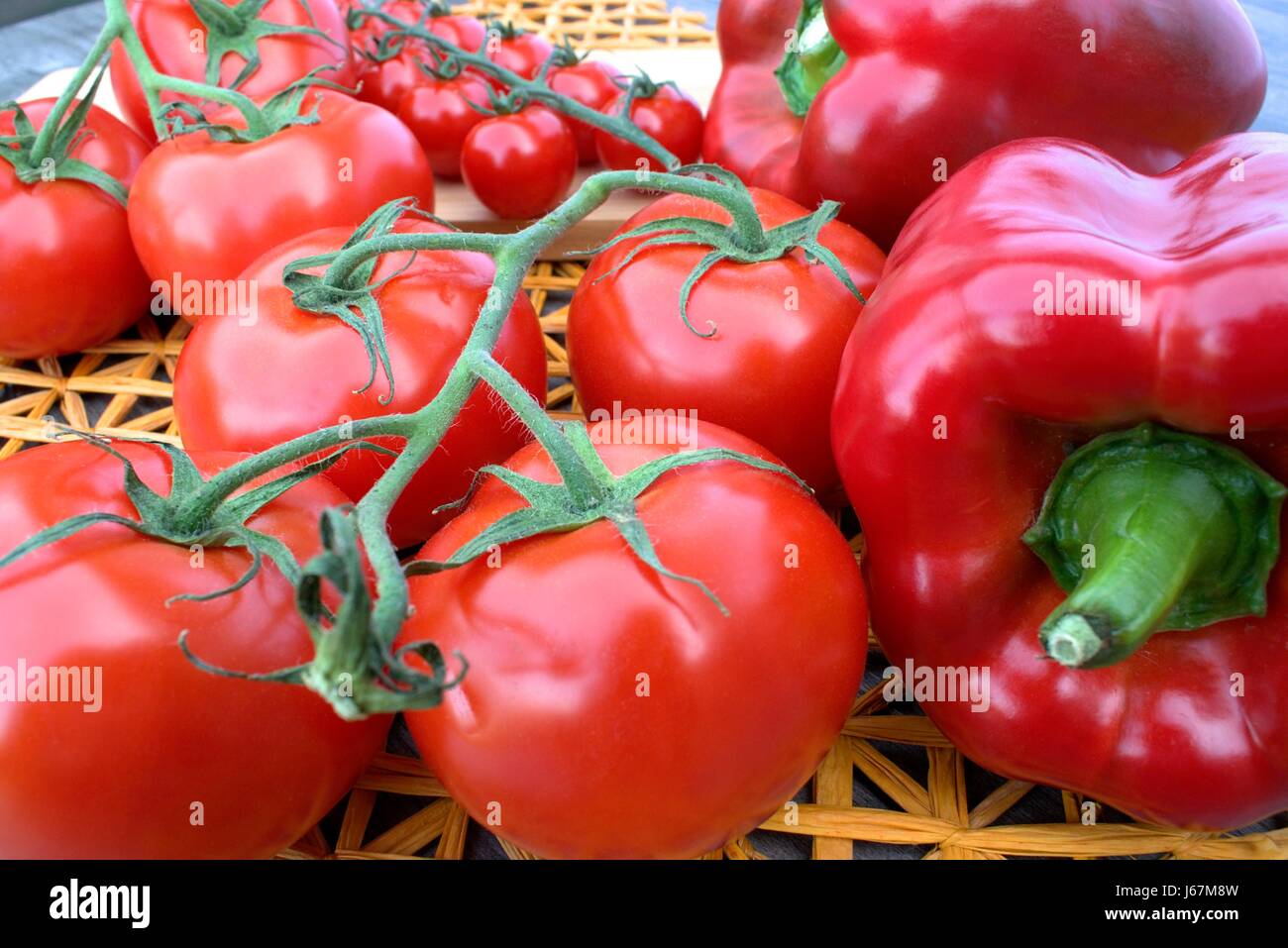 Red vegetables hi-res stock photography and images - Alamy