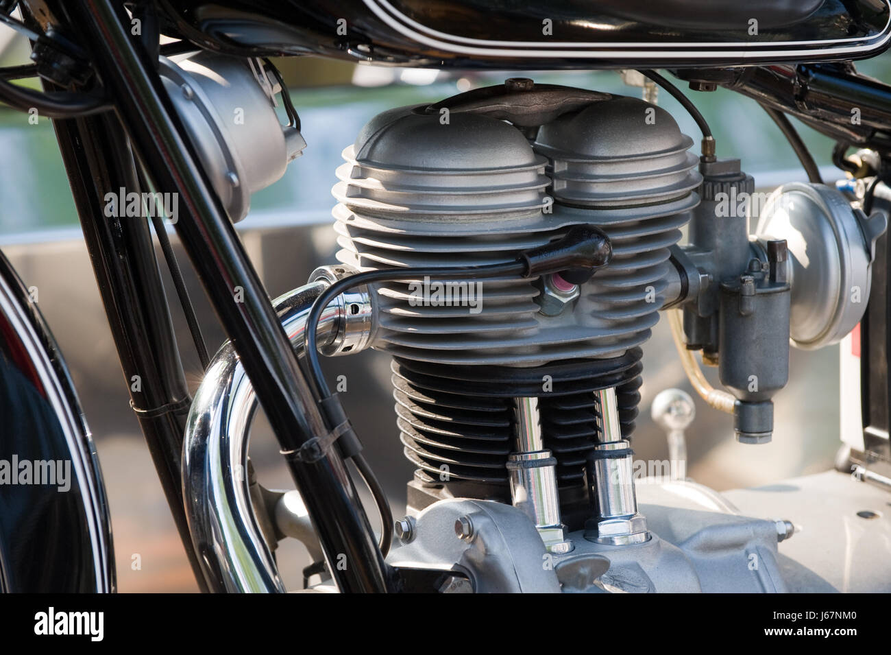 Aluminum cylinder head hi-res stock photography and images - Alamy
