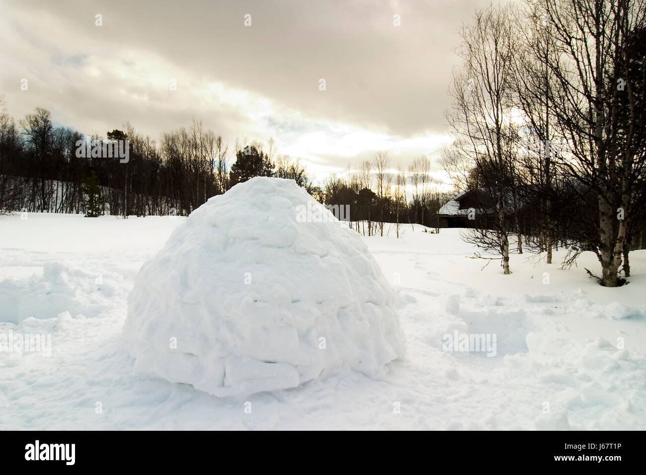 house building detail winter dome cold round about snow coke cocaine ...