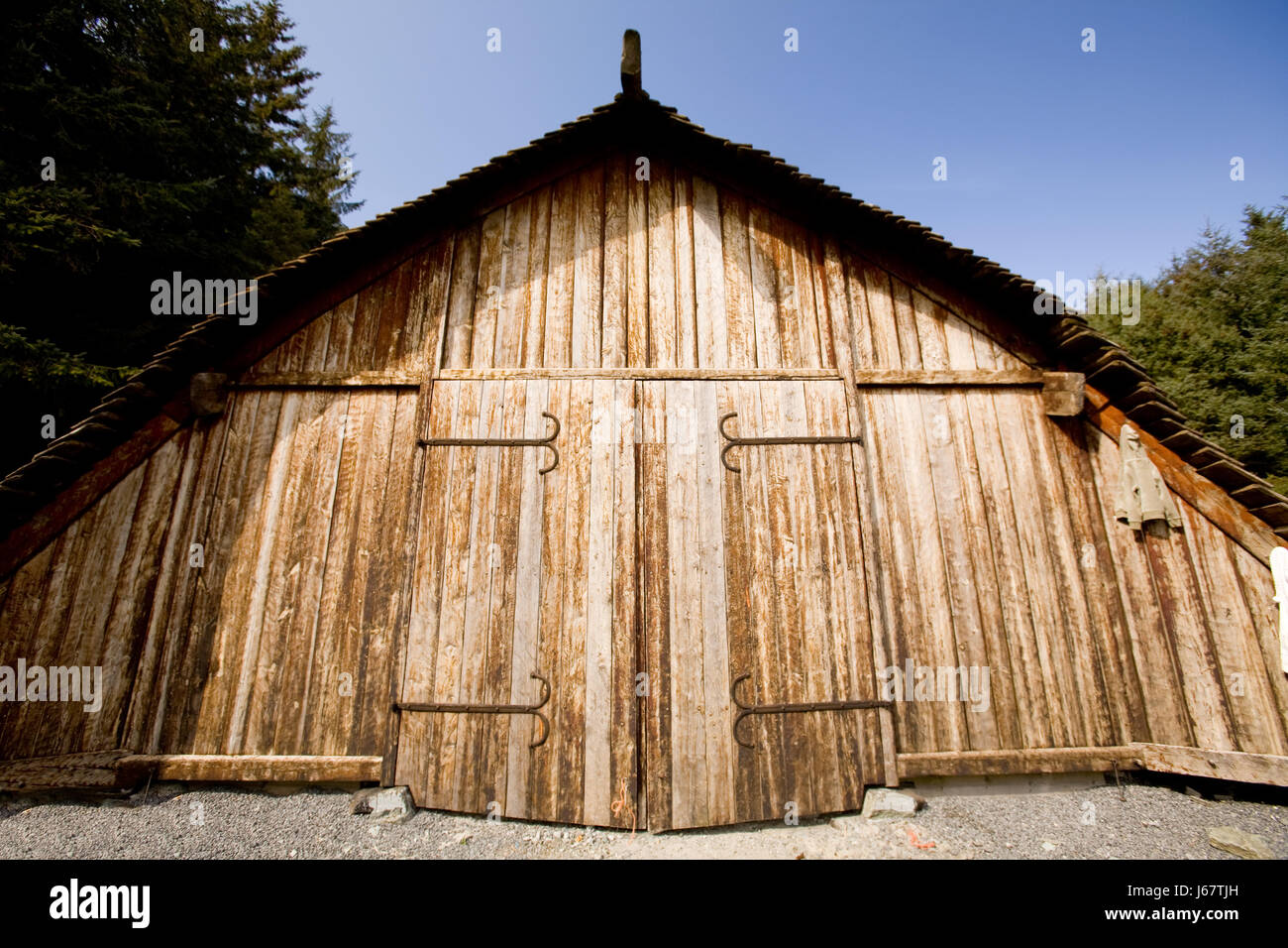 house building big large enormous extreme powerful imposing immense ...