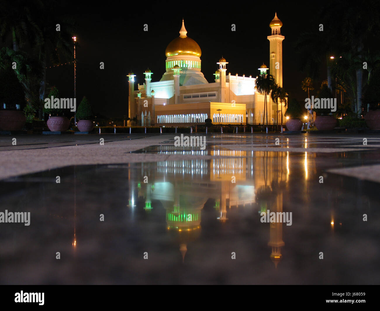 omar ali saifuddin Stock Photo - Alamy