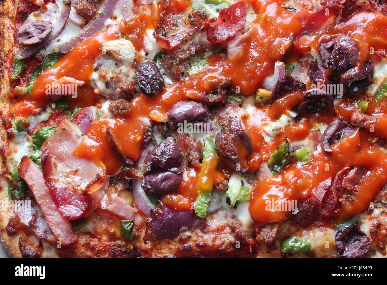 Mushroom and pepperoni pizza hi-res stock photography and images - Alamy