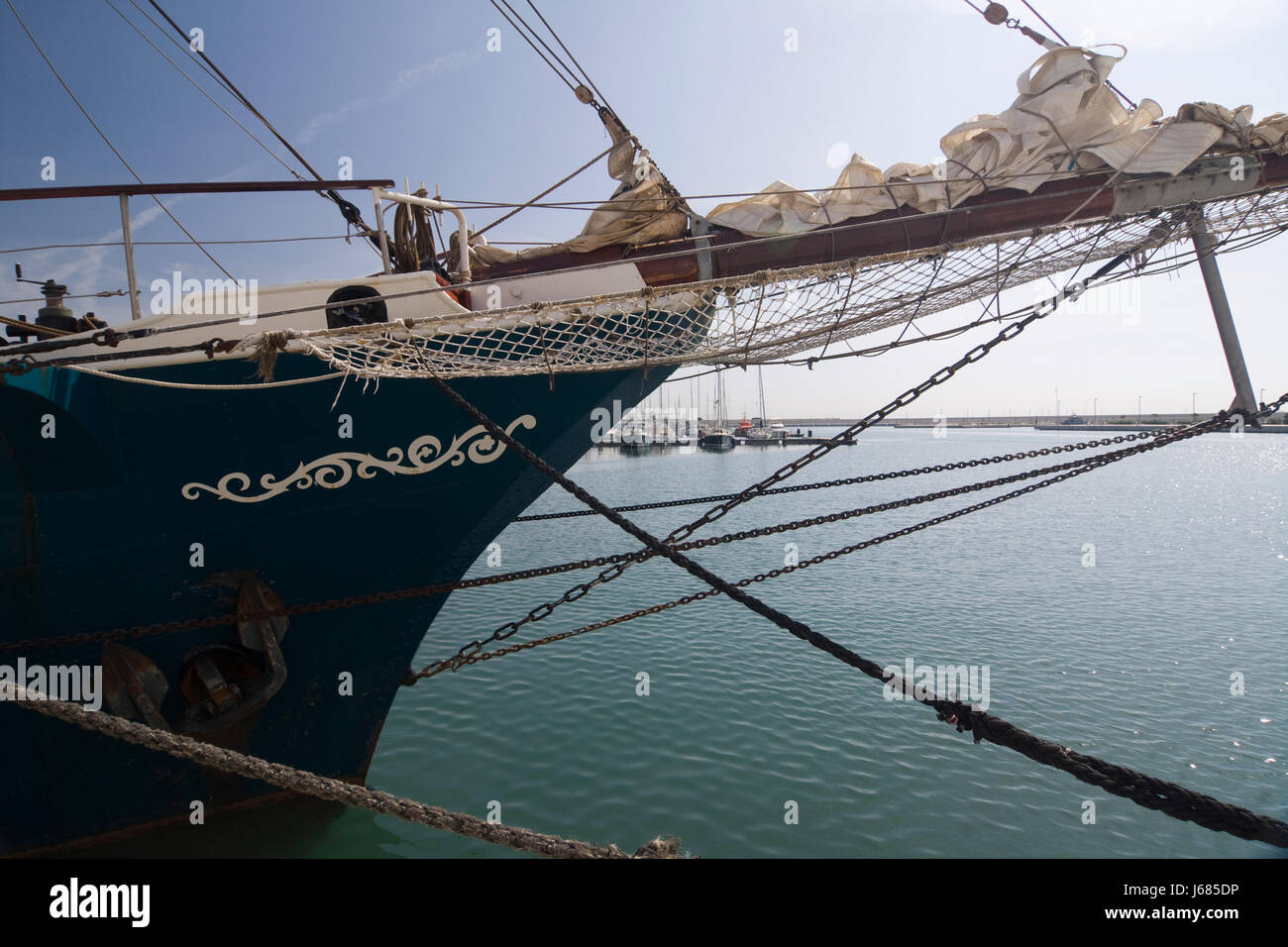 Forecastle ship hi-res stock photography and images - Alamy