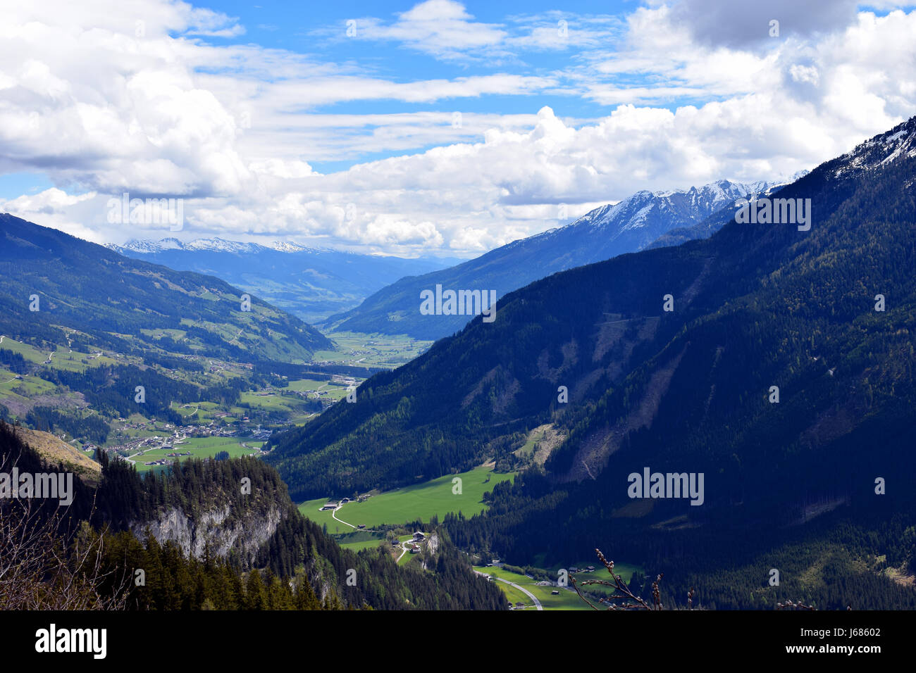 Snow capped mountains and valley on Austrian Alps. Photo location ...