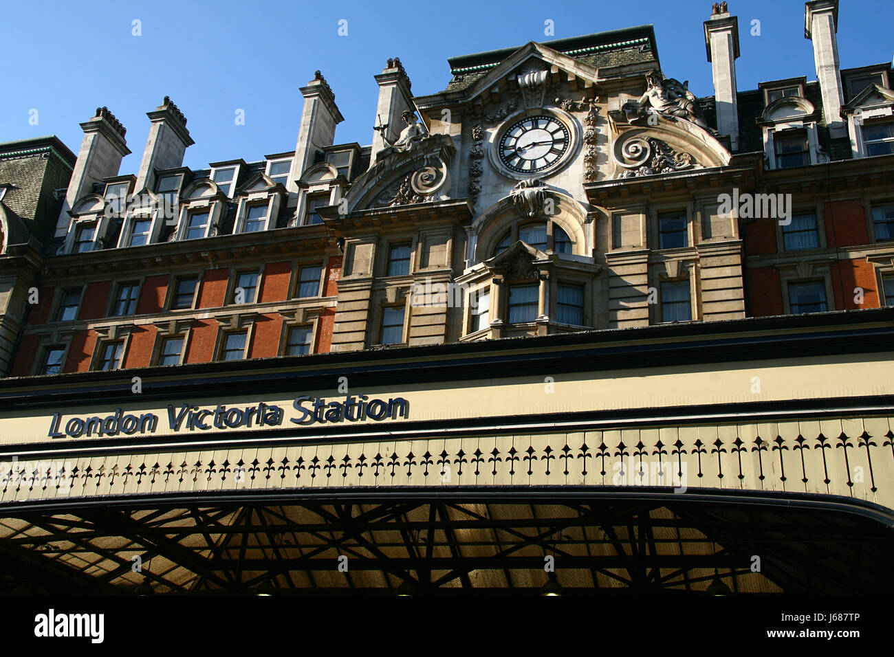 station monument traffic transportation london style of construction ...