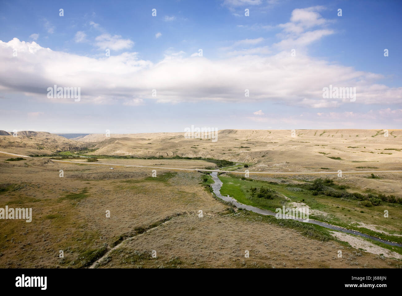 blue beautiful beauteously nice flow hill flight field canada valley ...