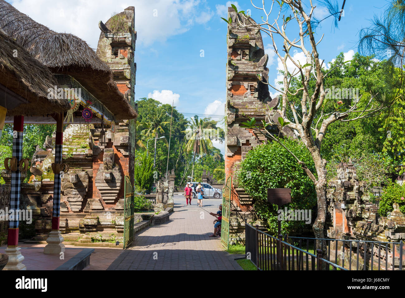Indonesia royal family hi-res stock photography and images - Alamy