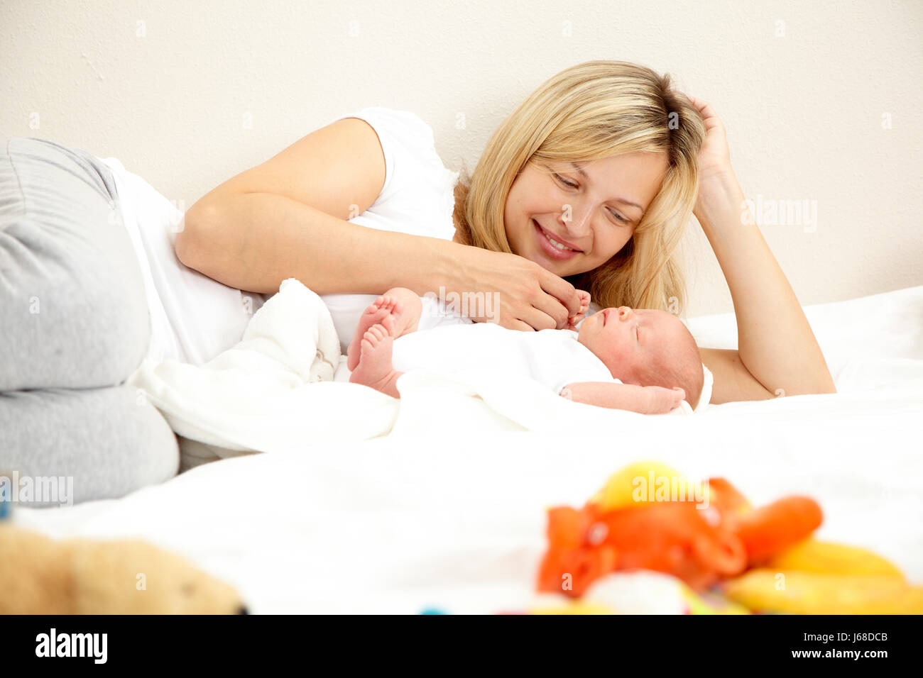 baby mother mom ma mommy mothers young younger newborn child newborn ...