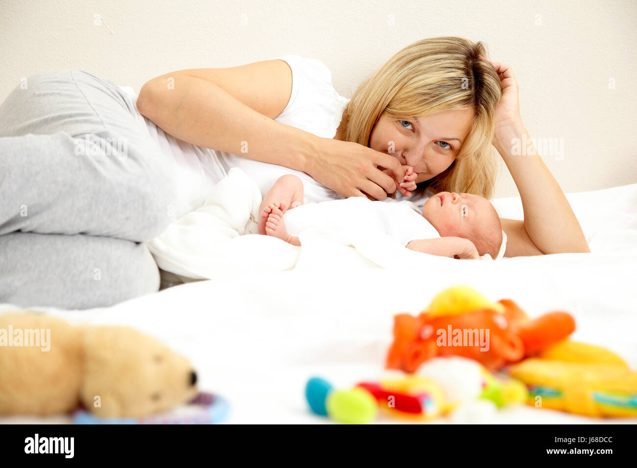 baby mother mom ma mommy mothers young younger newborn child newborn ...