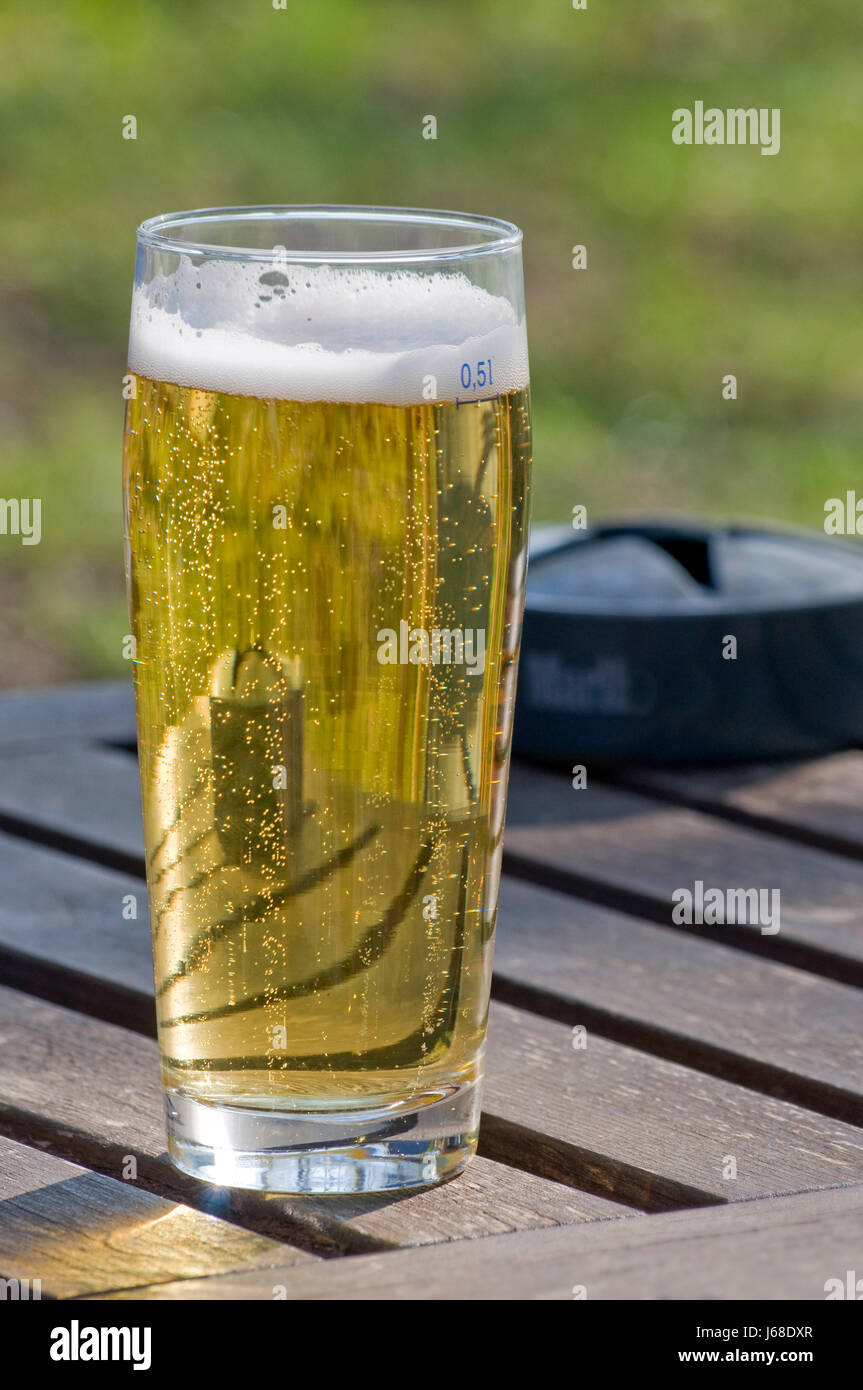 glass chalice tumbler drink drinking bibs sunlight beer crown foam ...