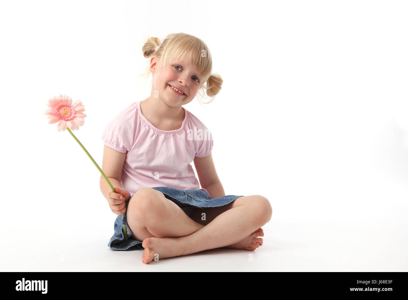 flower plant summer summerly spring child girl girls laugh laughs ...