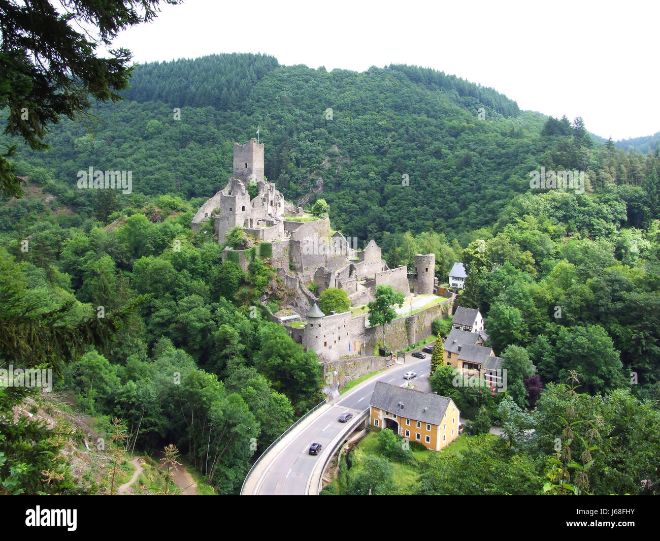 chateau castle buildings historical sightseeing anciently valley ...