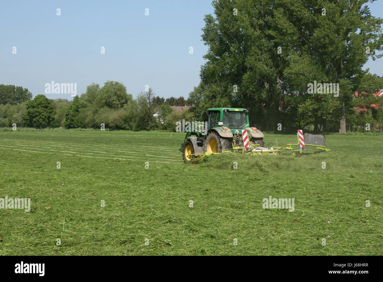 agrarian engineering engine drive motor agriculture farming tractor ...