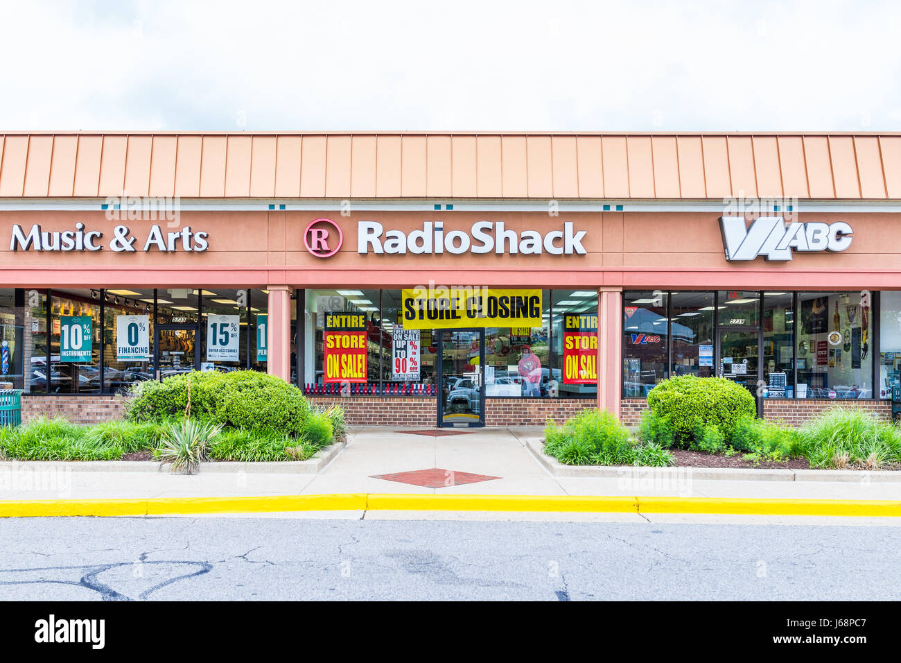 Radio shack hi-res stock photography and images - Alamy