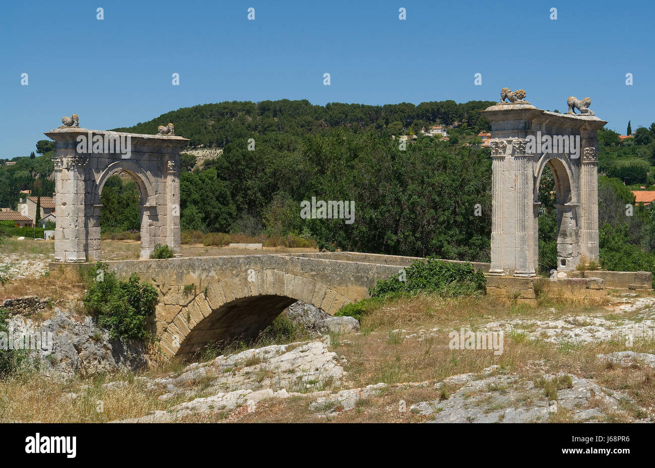 ancient bridge in southern france flavien Stock Photo - Alamy