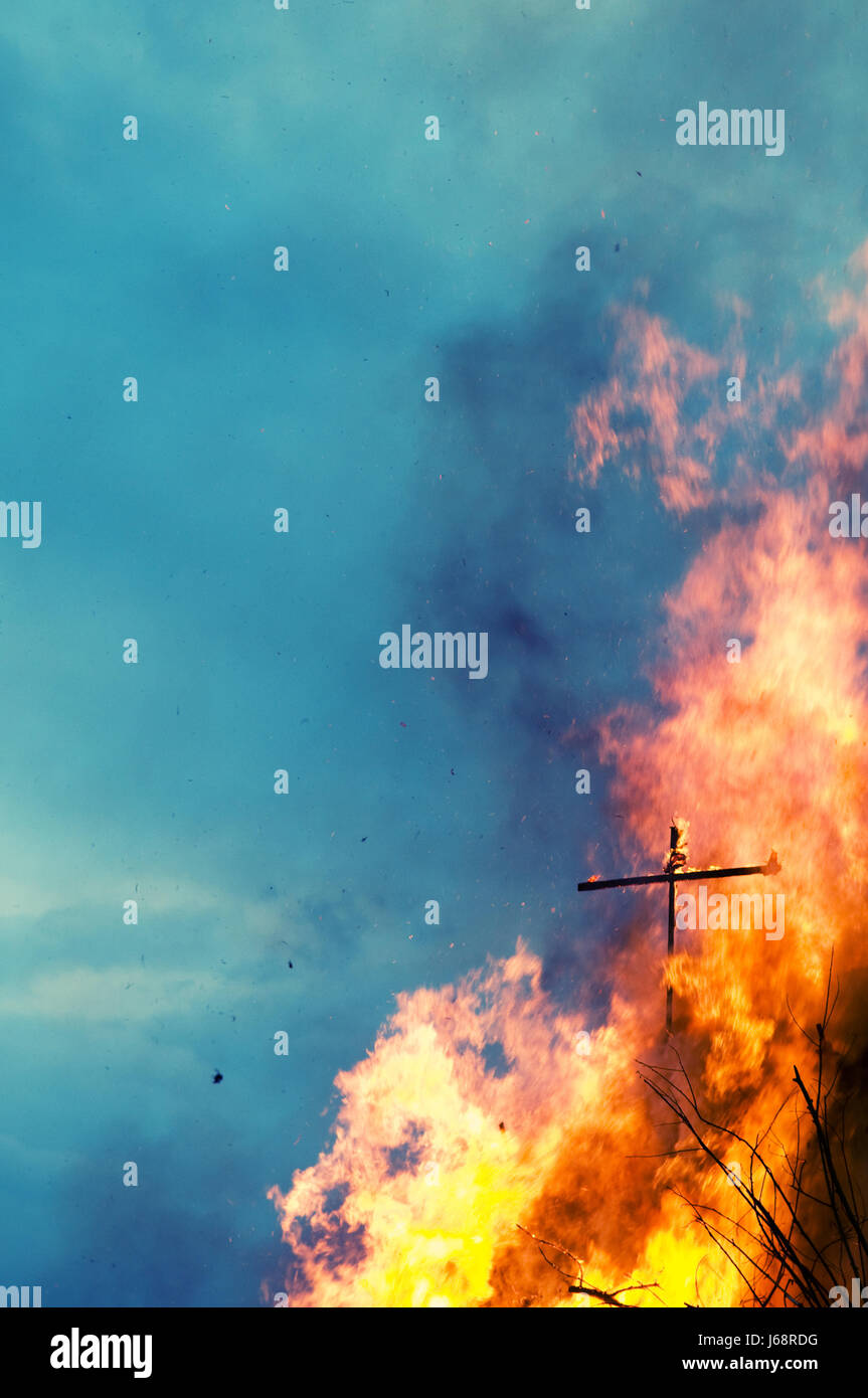 Burning cross hi-res stock photography and images - Alamy