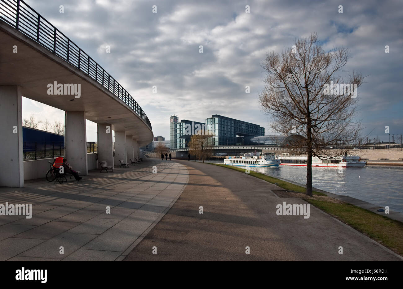Spreepromenade hi-res stock photography and images - Alamy