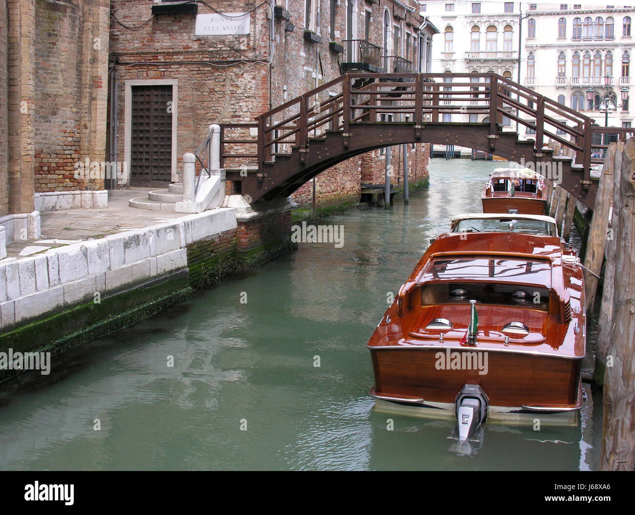 bridge venice motorboat mahogany bridge romantic venice channel lagoon ...
