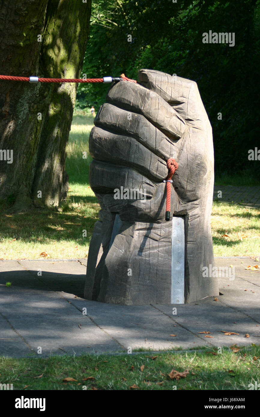 Hand sawn hi-res stock photography and images - Alamy