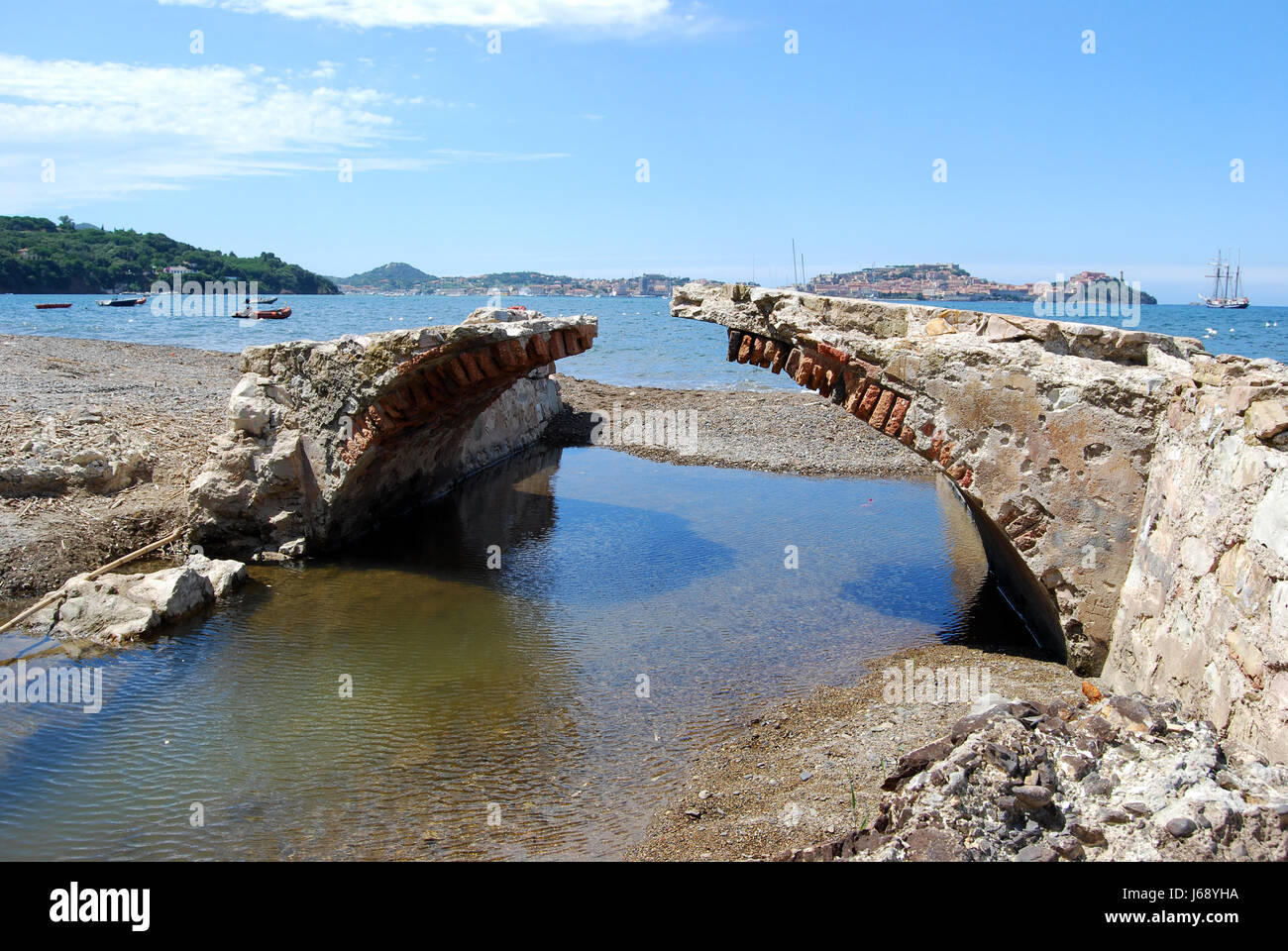 Become obsolete hi-res stock photography and images - Alamy