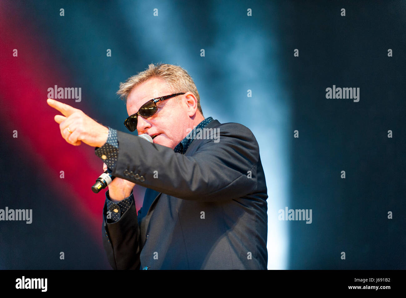 Mic lowry hi-res stock photography and images - Alamy