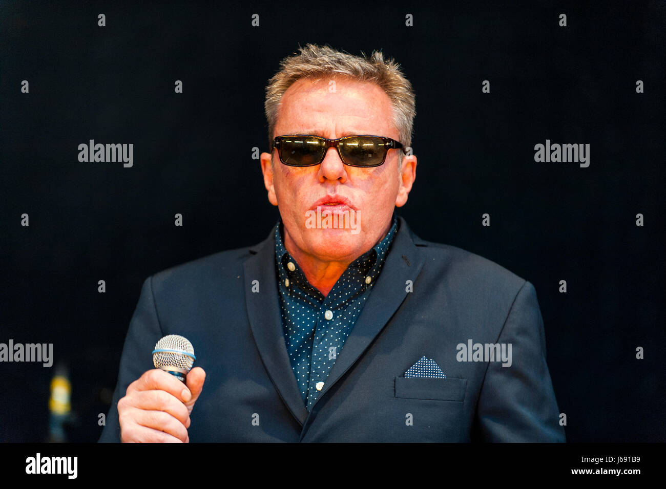 Mic lowry hi-res stock photography and images - Alamy