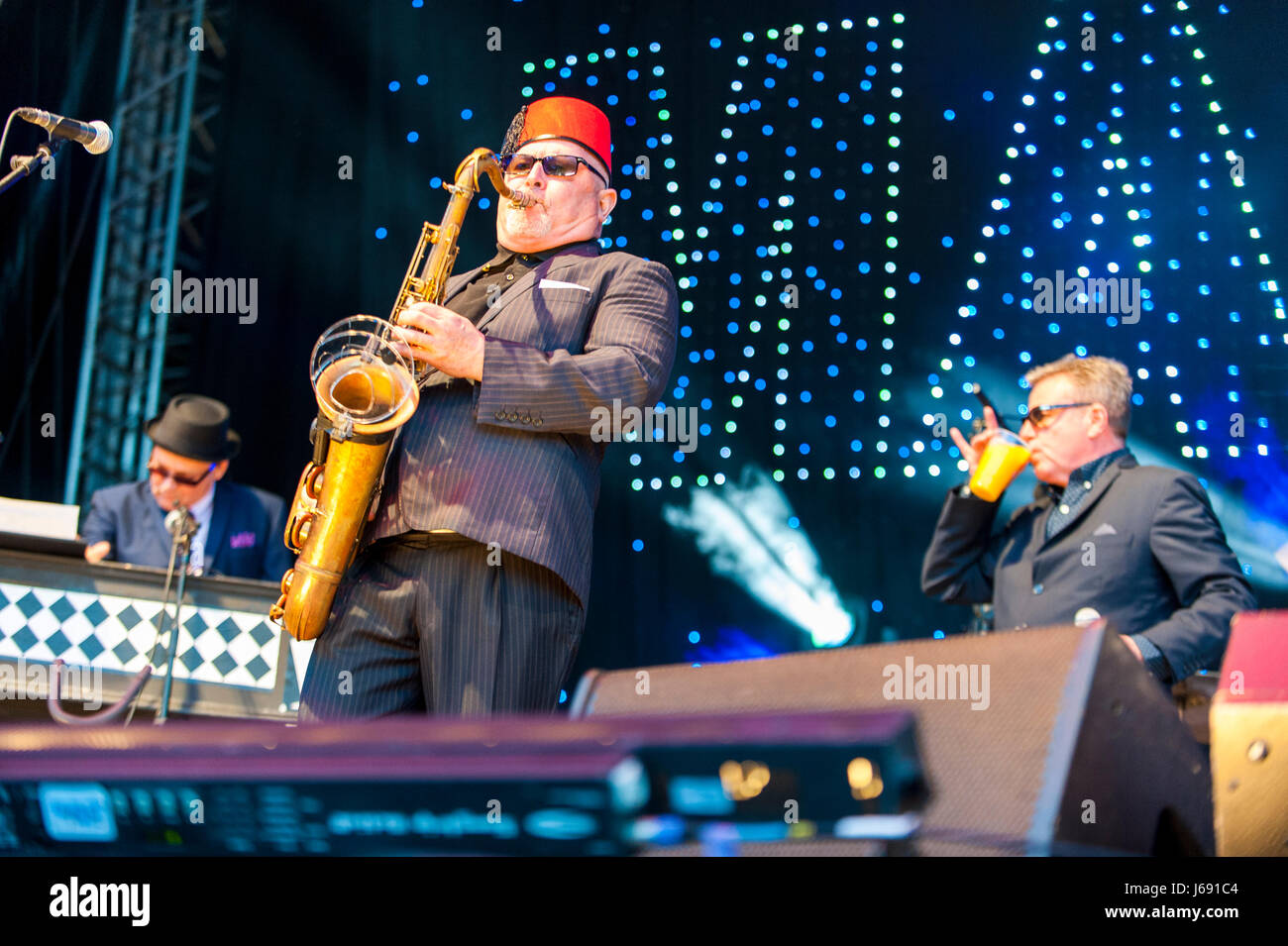 Mic lowry hi-res stock photography and images - Alamy
