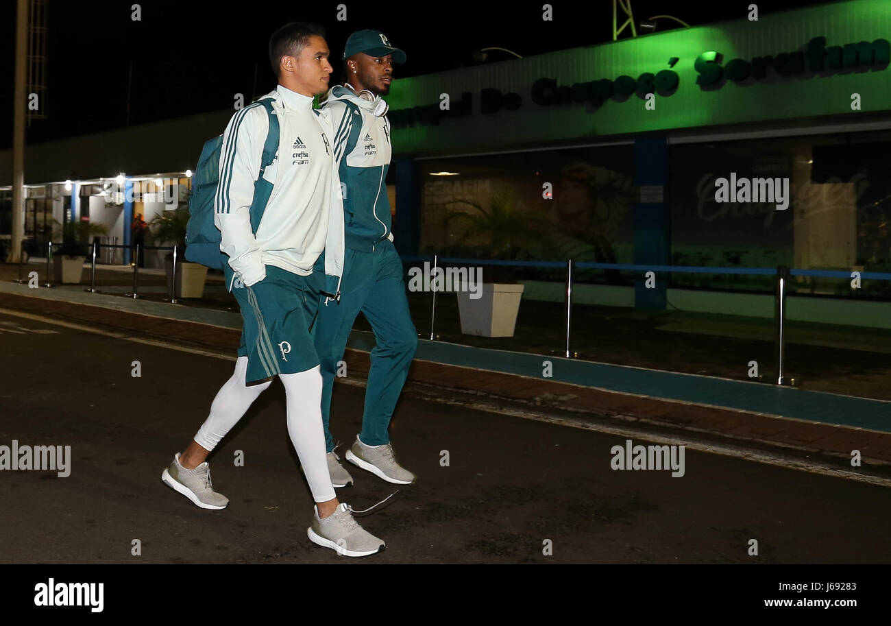 CHAPEC', SC - 19.05.2017: DESEMBARQUE DO PALMEIRAS EM CHAPEC' - Players Erik and Michel Bastos ...
