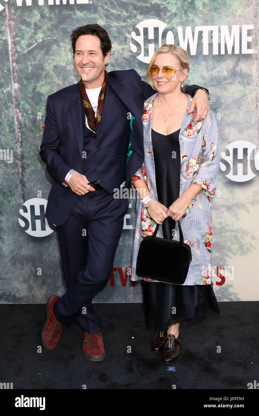 Rob morrow and debbon ayer hi-res stock photography and images - Alamy