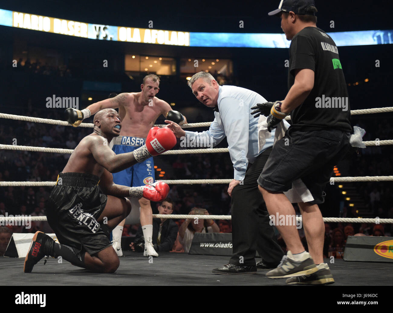 Hamburg, Germany. 20th May, 2017. German boxer Mario Daser and the UK's ...