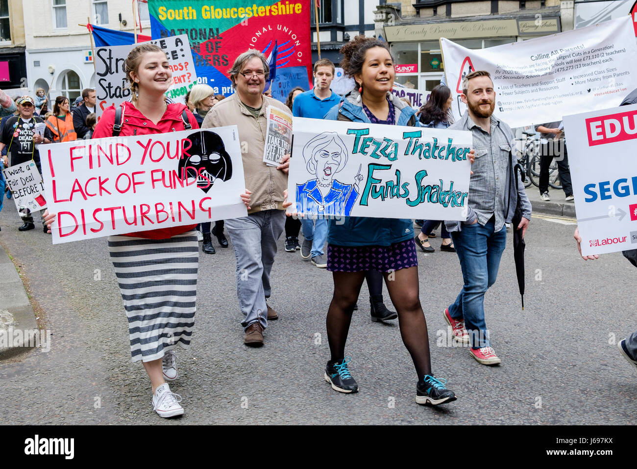 School protestors hi-res stock photography and images - Alamy